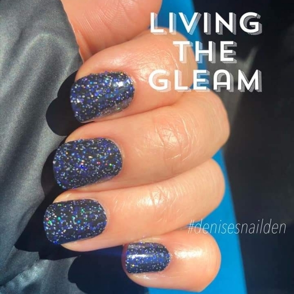 Color Street | Makeup | Any 22 Living The Gleam Color Street Nails ...